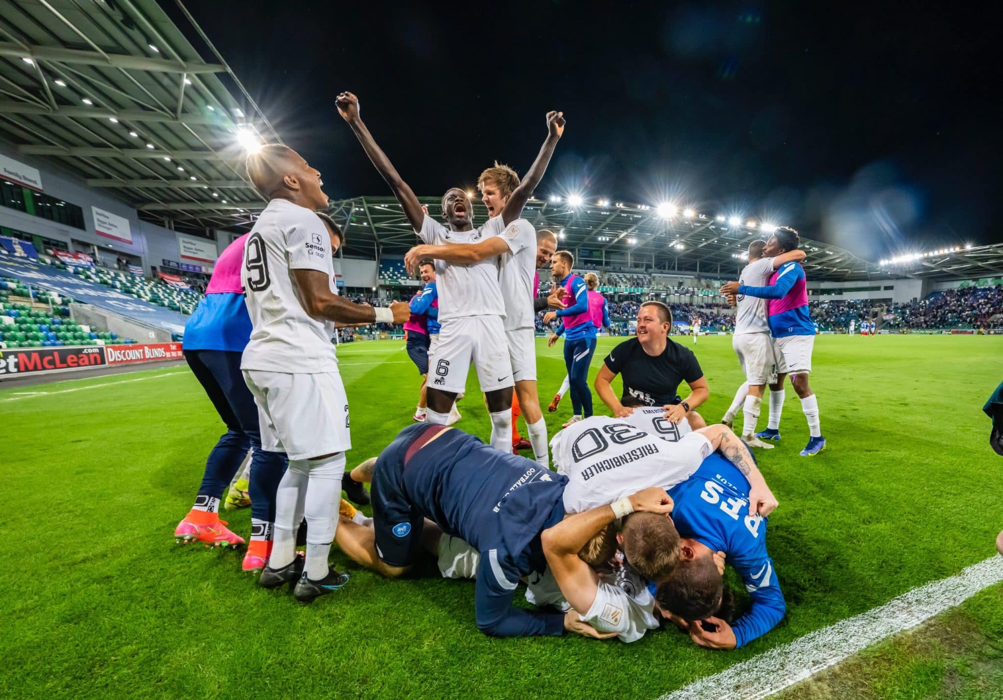Linfield é eliminado pelo Rigas - veja os melhores momentos - Minha Torcida